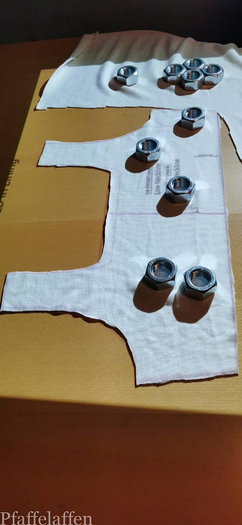 Gratis mønster: Prøveopsyning af Peppermint Milton pinefore. - Pfaffelaffen